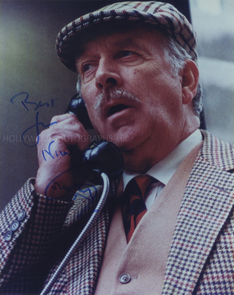 NICHOLAS COURTNEY - Doctor Who – Hollywood-Autographs UK